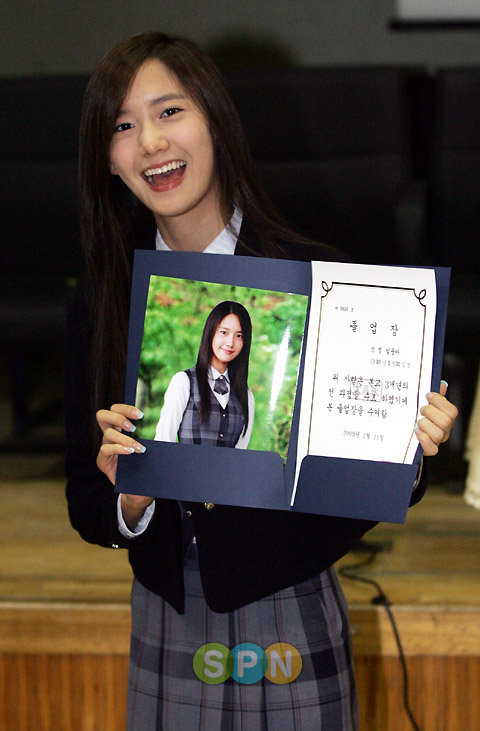 Sooyoung and Yoona Graduate! | SNSD Korean