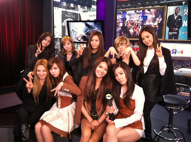 SNSD Interviews with MTV in Times Square! | SNSD Korean